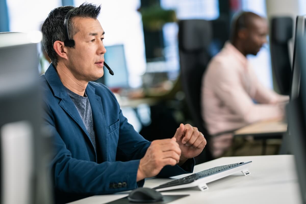 The Difference Between Call Centers and Contact Centers