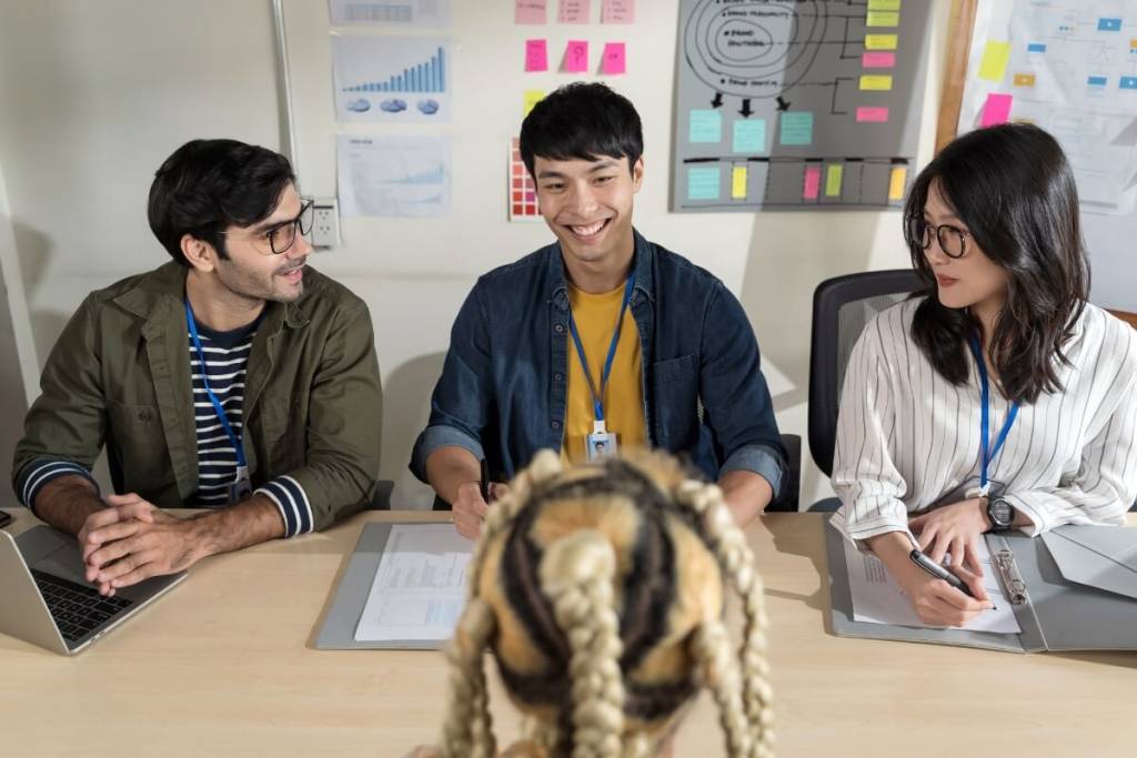 Best Tips and Advice for Finding Great Contact Center Agents