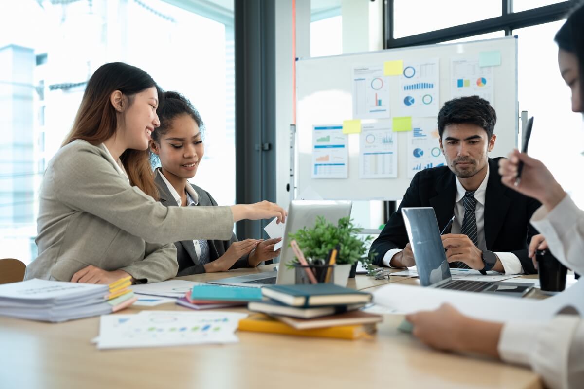 Key Features and Functions of Contact and Call Centers