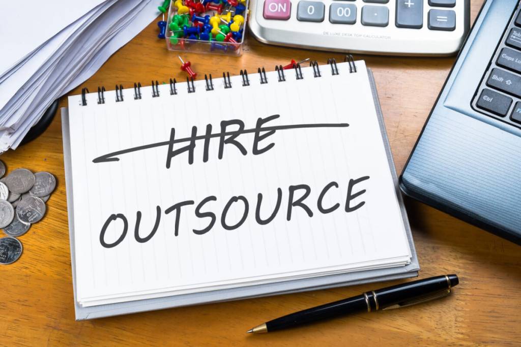 Outsourcing Desktop Support and Help Desk Support Guide