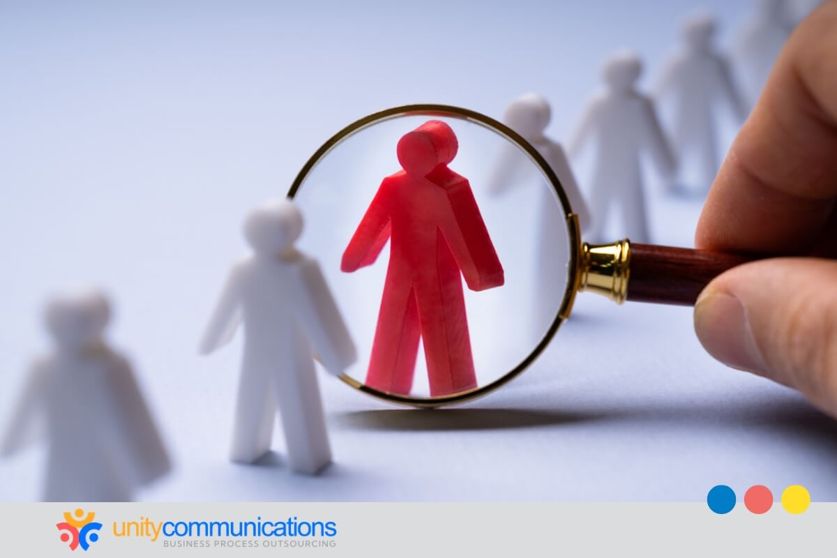 How Employer of Record Works: PEO vs. Staffing Agencies